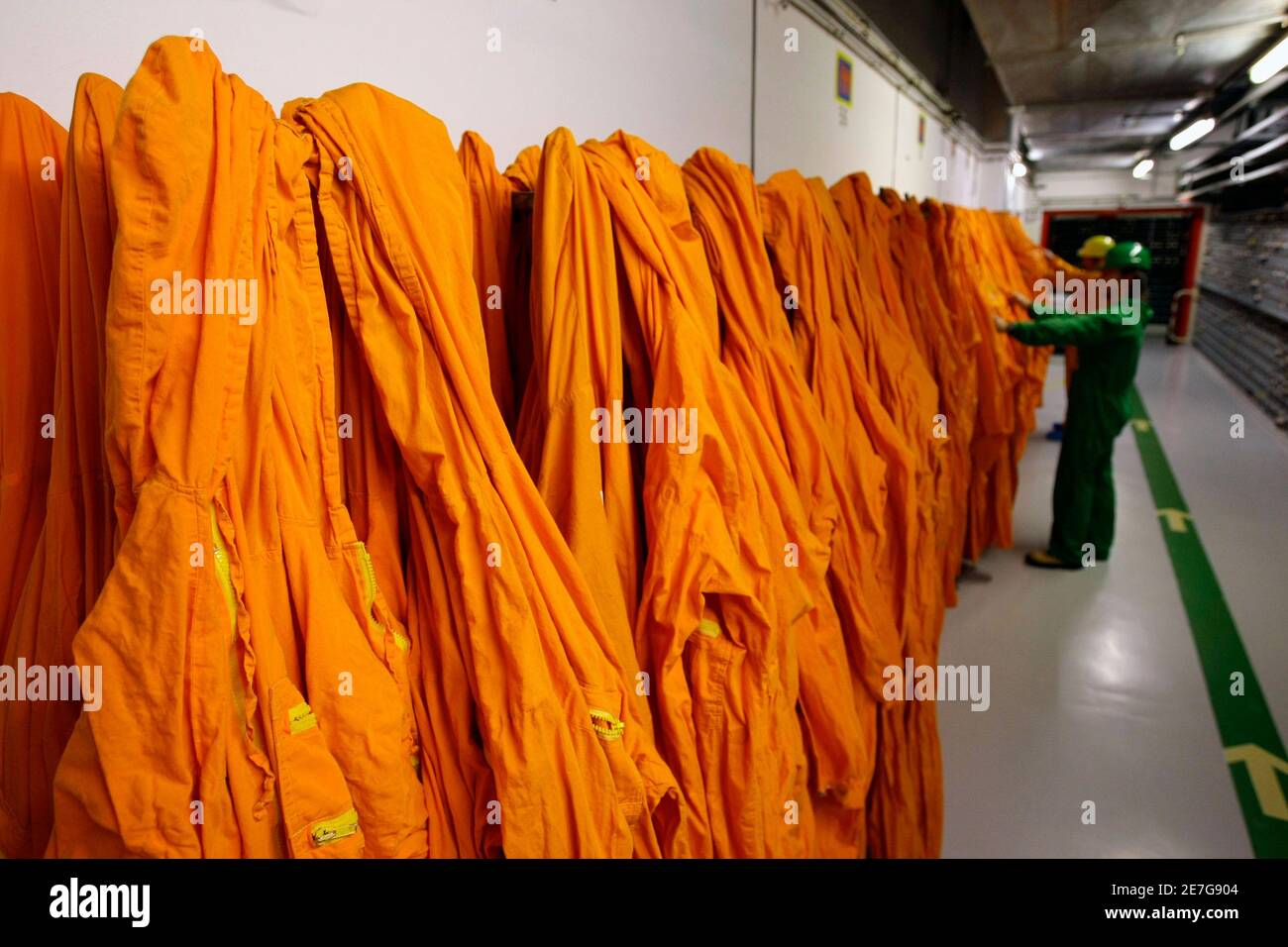 Uranium rods in a nuclear reactor hi-res stock photography and images ...