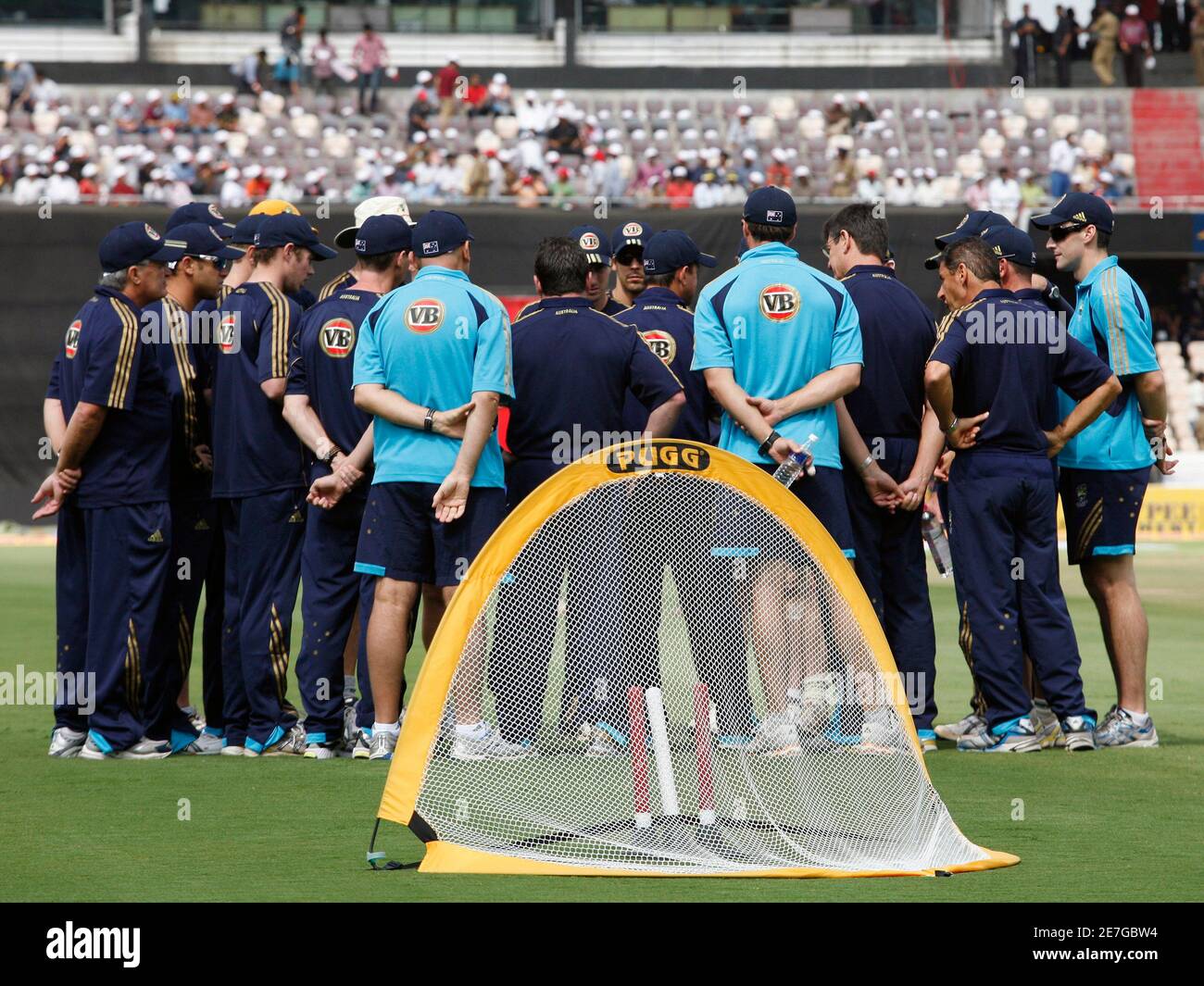 Indian cricket team huddle hi-res stock photography and images - Alamy