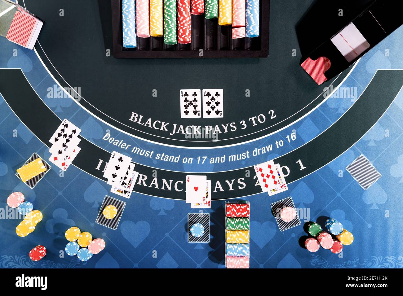 Playing card hand overhead hi-res stock photography and images - Alamy