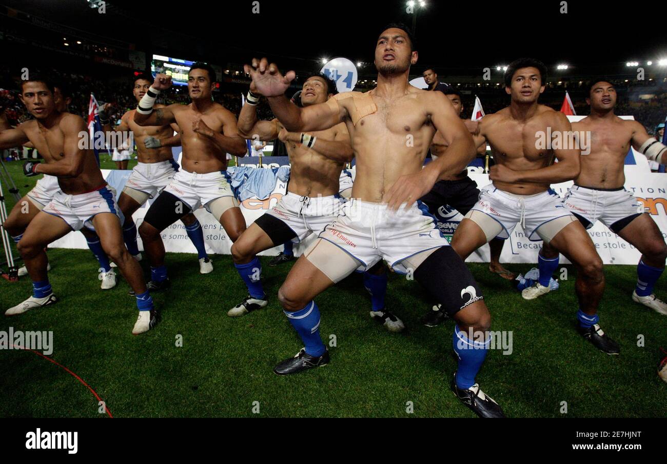 Haka war dance hi-res stock photography and images - Alamy