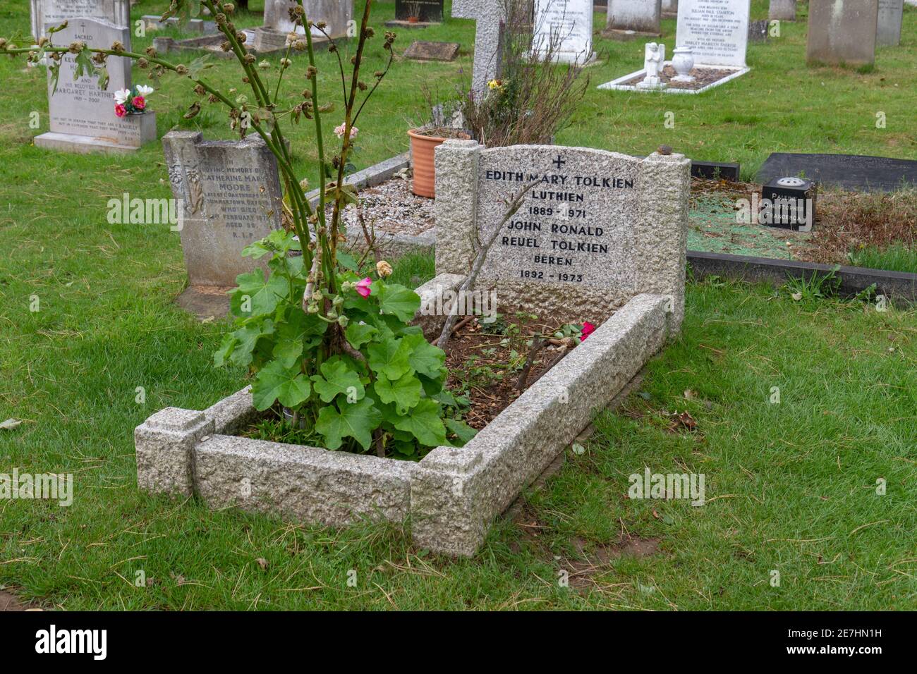 The final resting place of John Ronald Reuel Tolkien (Beren) and his ...