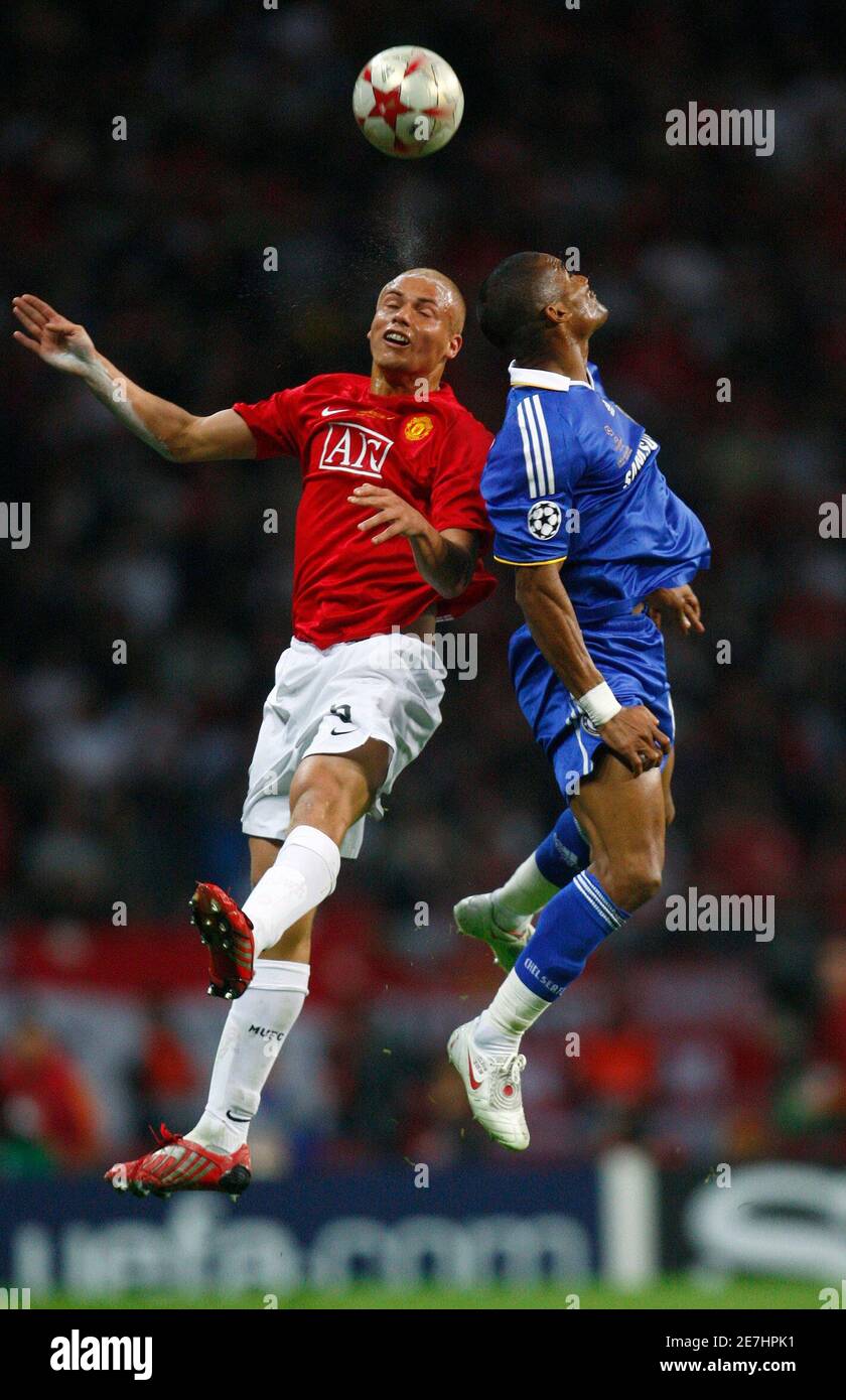 2008 uefa champions league final hi-res stock photography and images ...