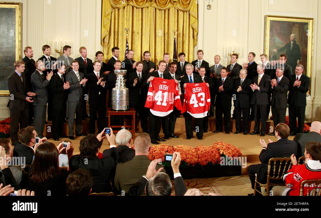 Bush 43 hi-res stock photography and images - Alamy