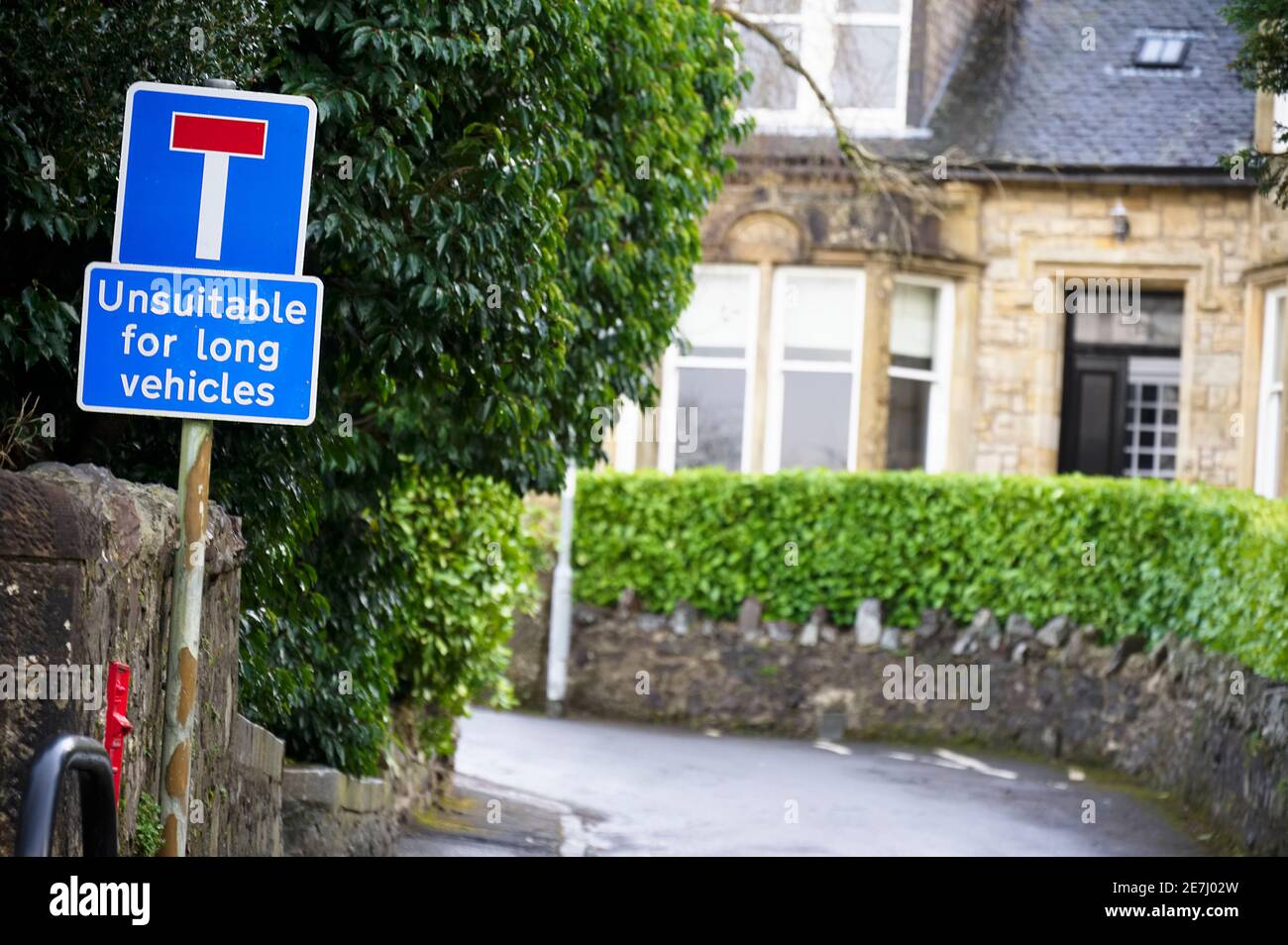 Bridge headroom sign hi-res stock photography and images - Alamy