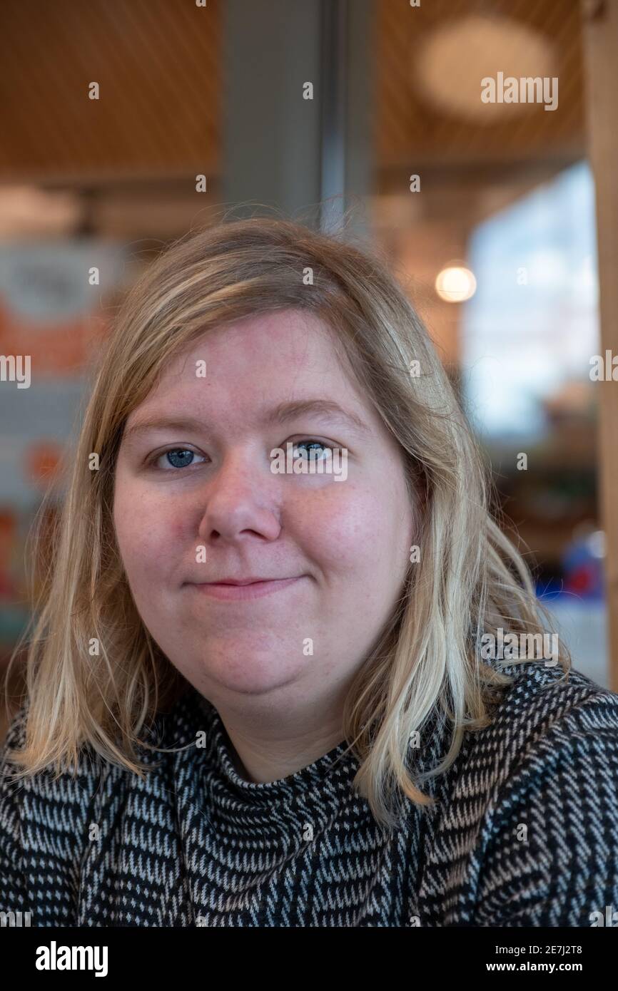 Laura, smiling young adult Stock Photo - Alamy