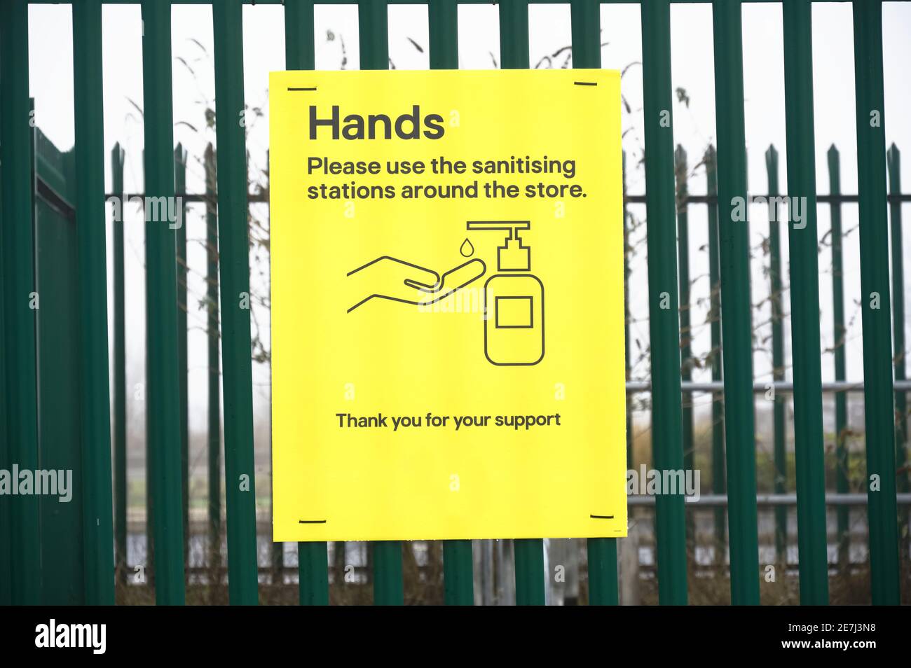 Hand sanitiser dispenser sign for customer use to wash hands Stock ...