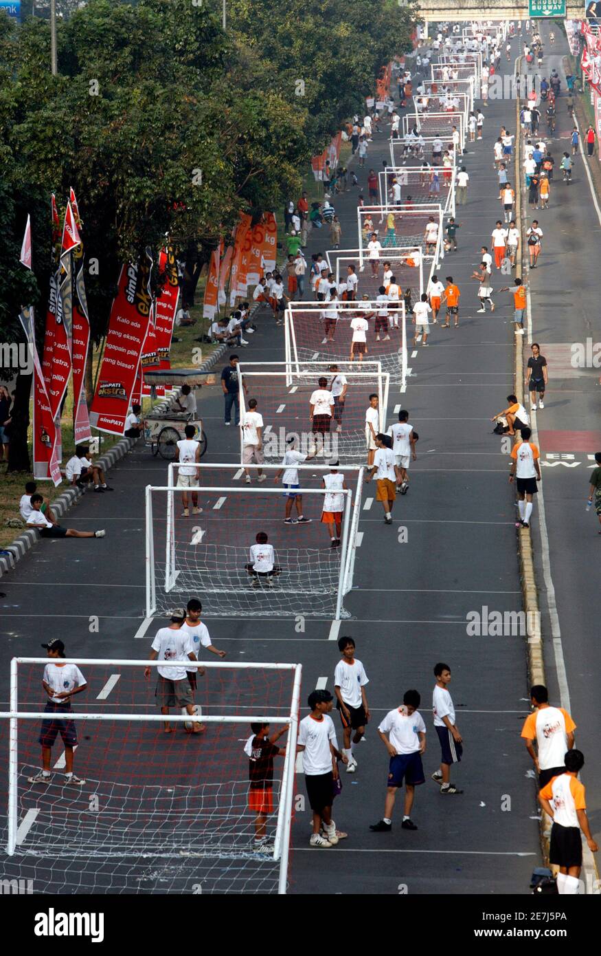 Futsal fields hi-res stock photography and images - Alamy