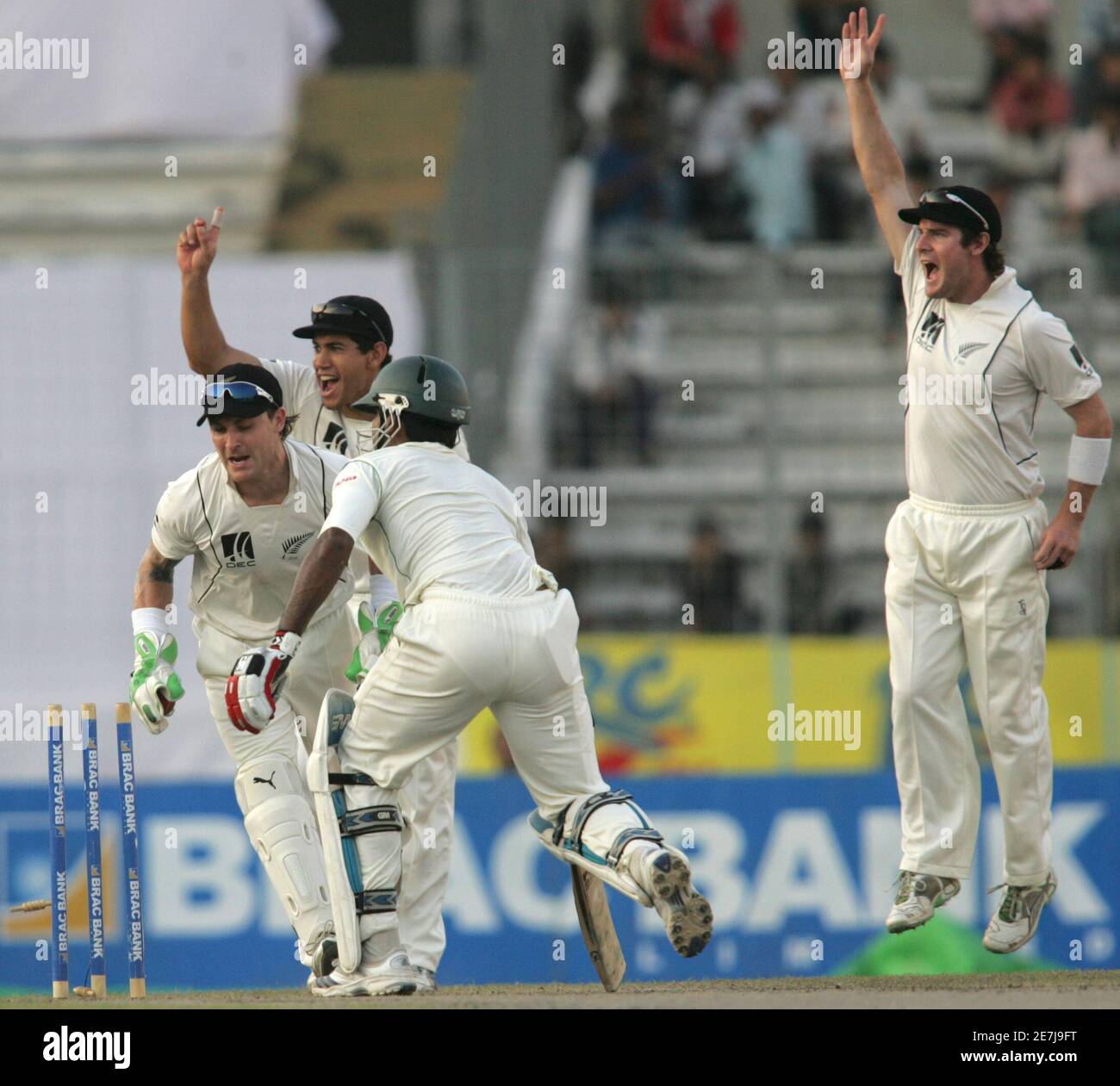 Cricket stamps hi-res stock photography and images - Alamy