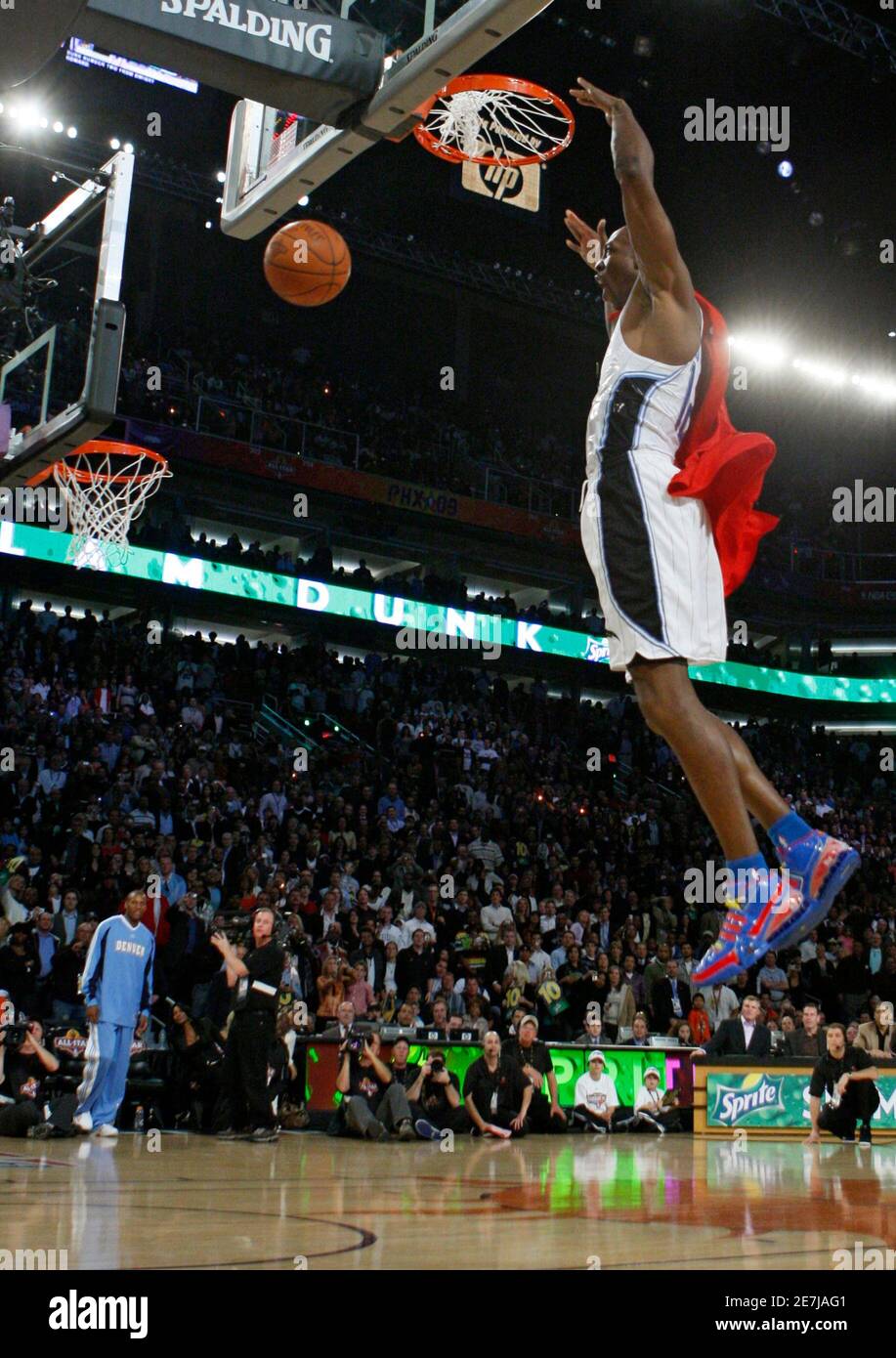 Dwight howard orlando dunk hi-res stock photography and images - Alamy