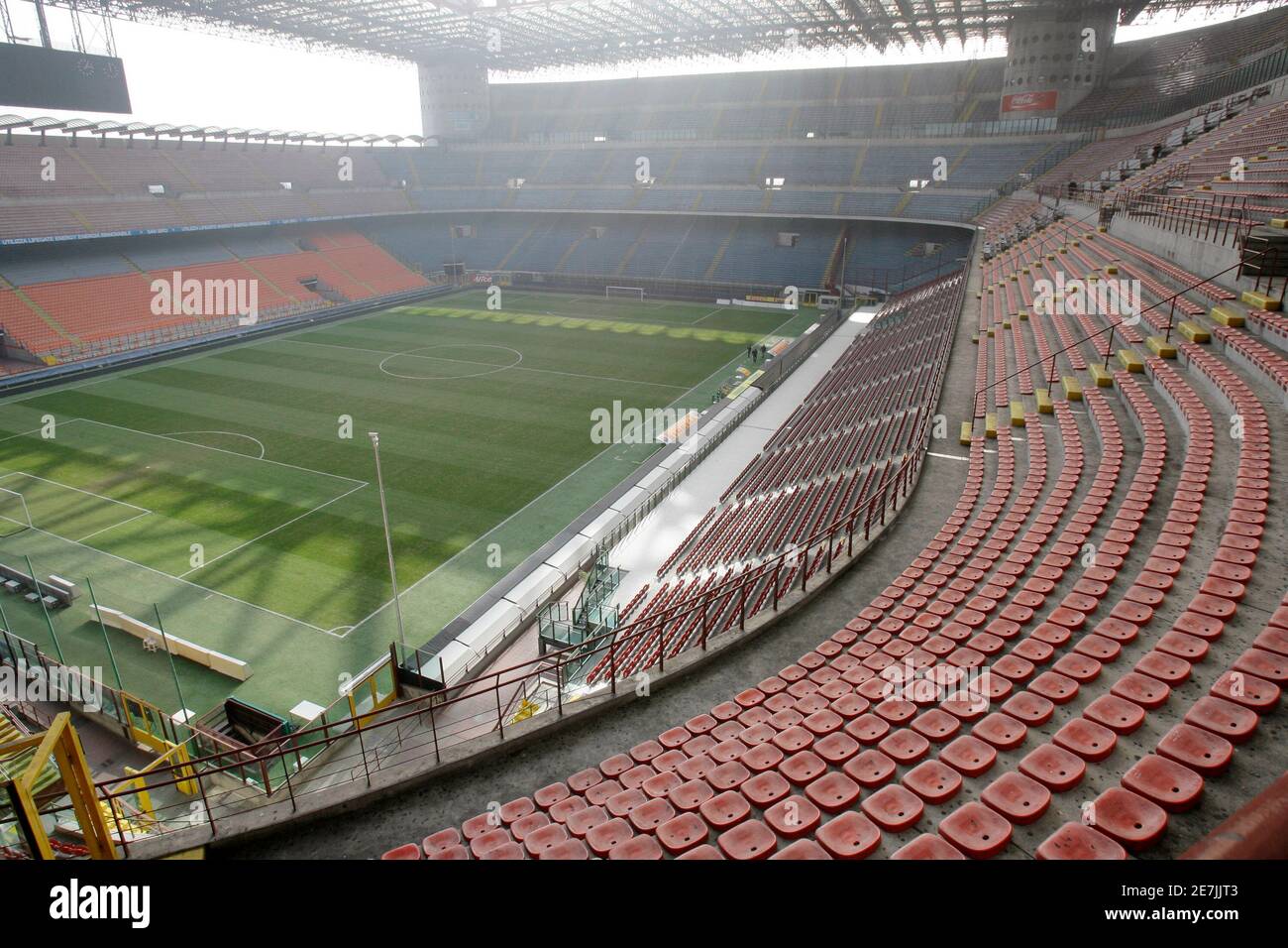 Soccer stadiums hi-res stock photography and images - Alamy