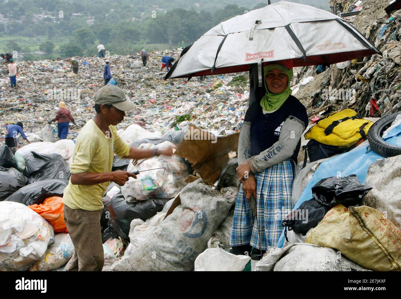Collecting Garbage Manila Philippines High Resolution Stock Photography ...