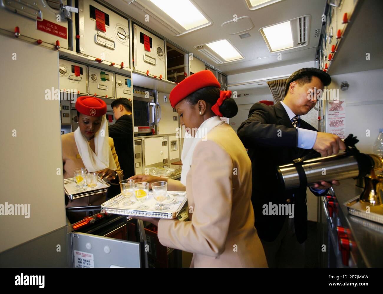 Emirates flight attendants hi-res stock photography and images - Alamy