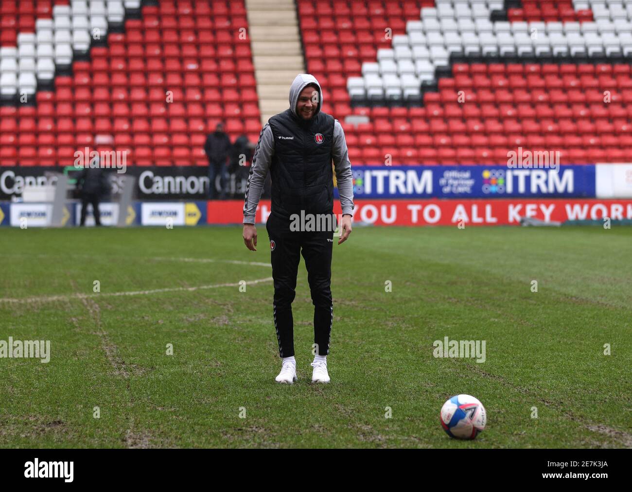 Referee does pitch inspection hi-res stock photography and images - Alamy