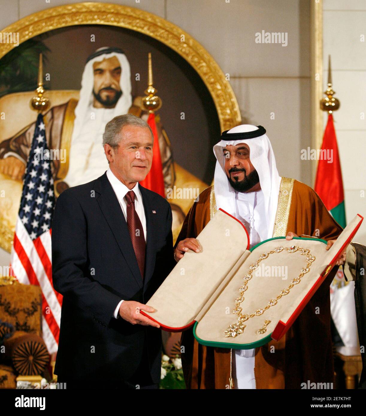 Sheikh khalifa bin zayed al nahayan hi-res stock photography and images ...