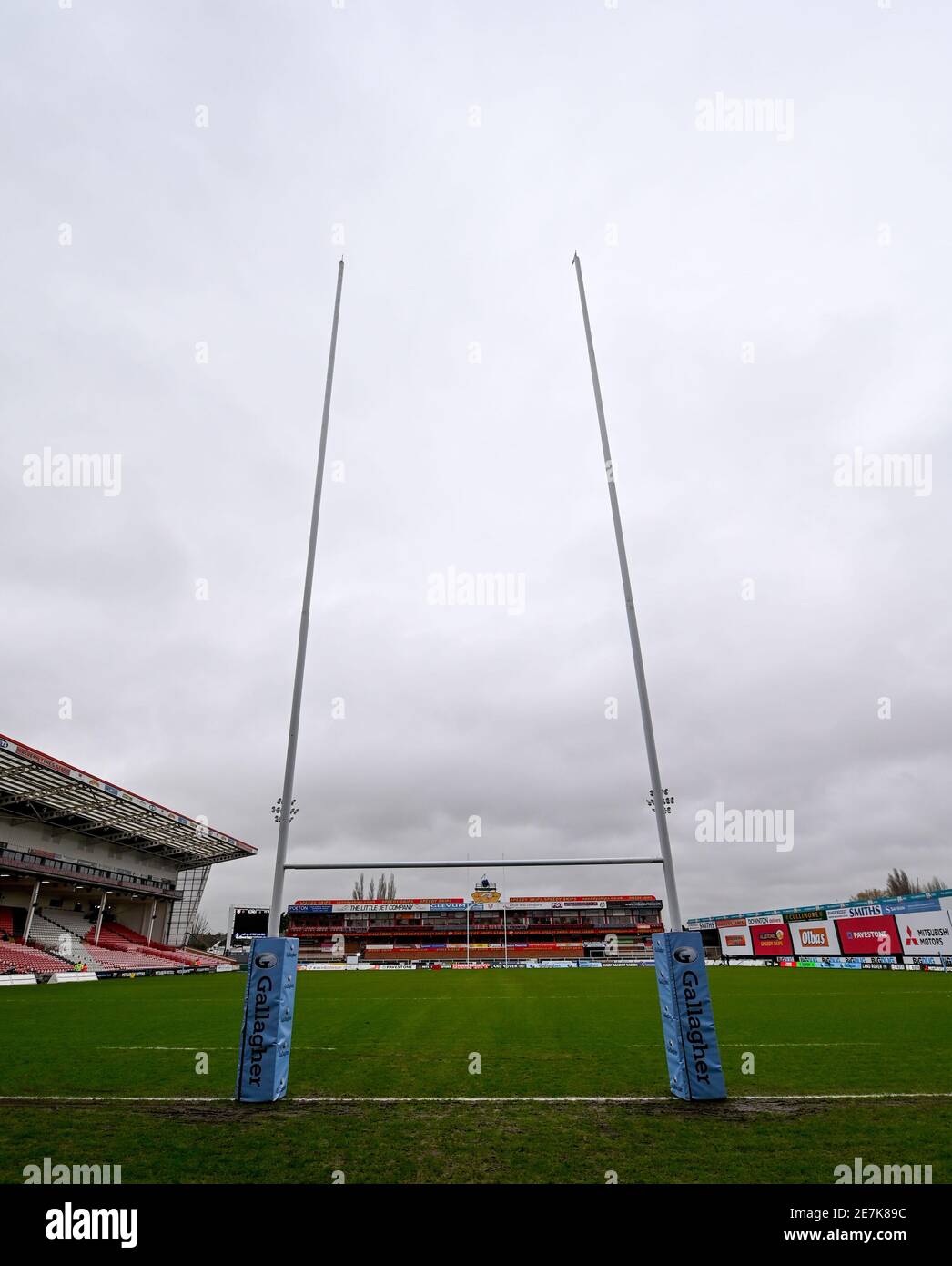 General view of the kingsholm stadium hi-res stock photography and ...