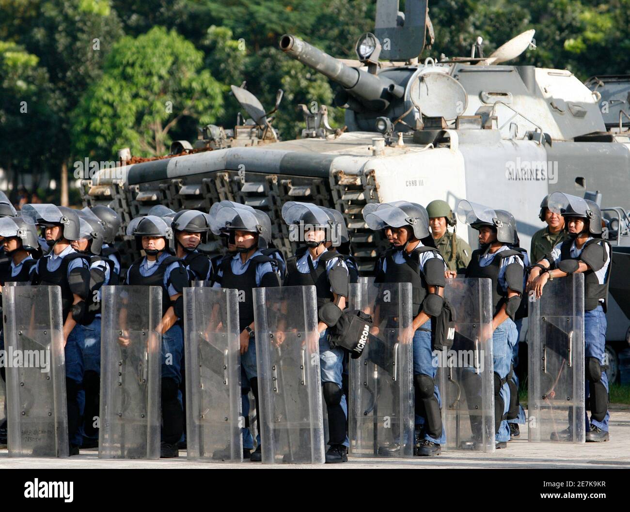 Assembled military vehicles hi-res stock photography and images - Alamy