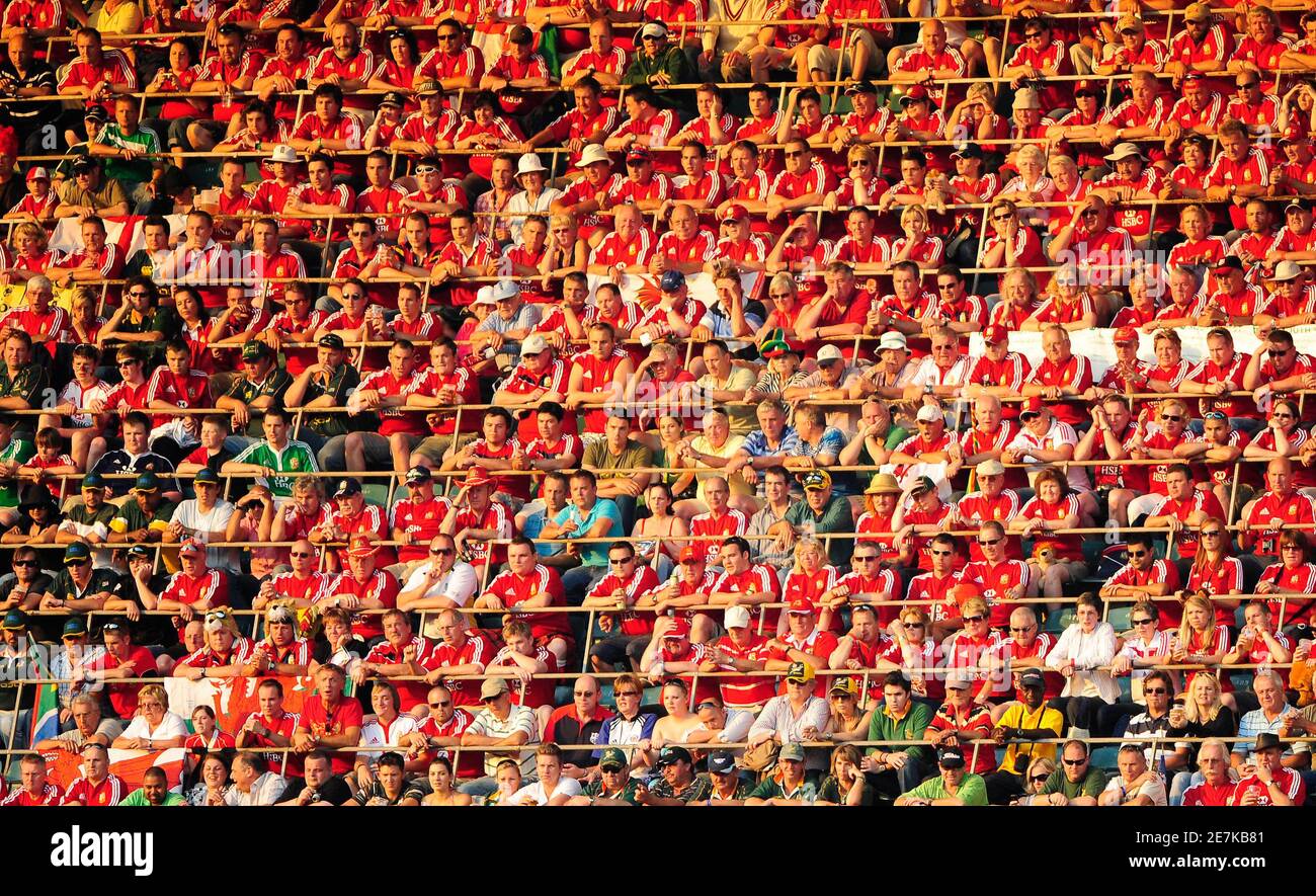 Lions rugby fans hi-res stock photography and images - Alamy