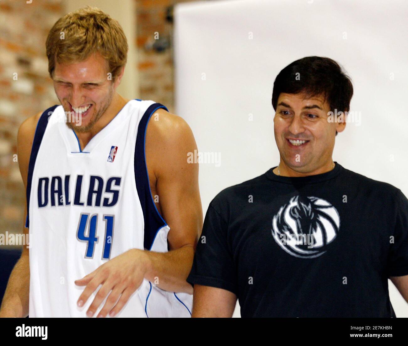 Dirk nowitzki mark cuban hi-res stock photography and images - Alamy