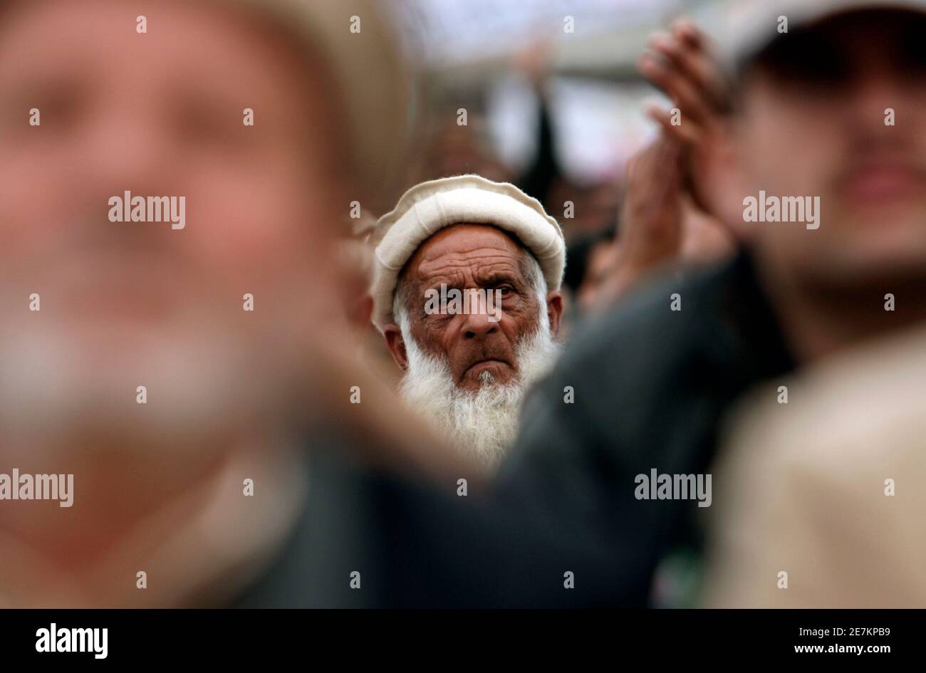 Elderly pakistani man hi-res stock photography and images - Alamy