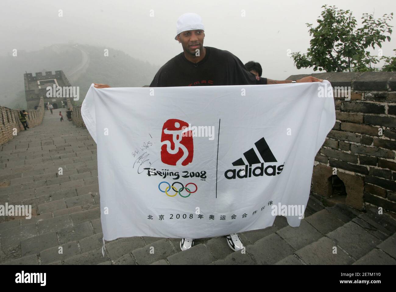 Tracy mcgrady 2005 hi-res stock photography and images - Alamy