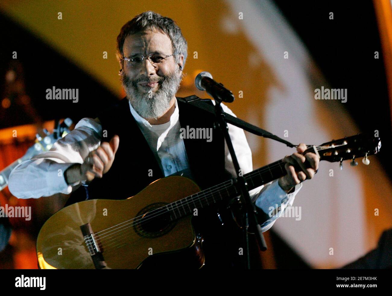 Singer yusuf formerly cat stevens hi-res stock photography and images ...