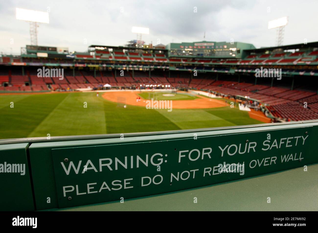 Baseball outfield wall hi-res stock photography and images - Alamy