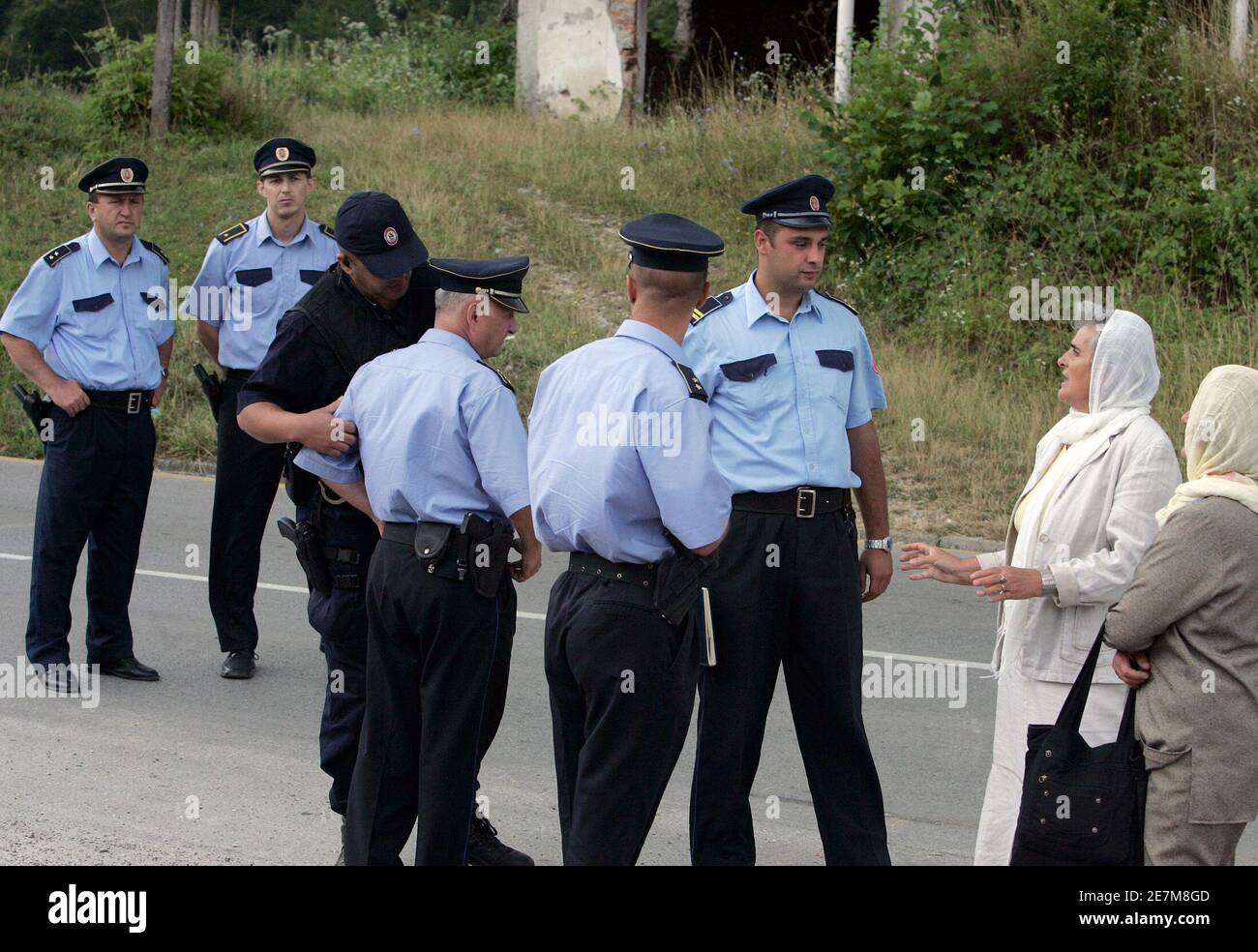 Bosnian serb troops hi-res stock photography and images - Alamy