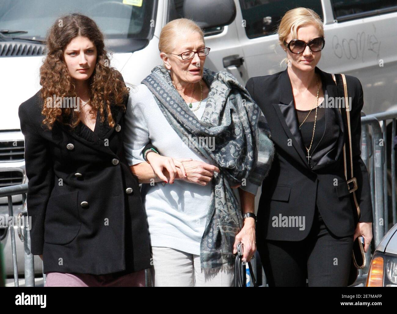 Liam neeson and vanessa redgrave hi-res stock photography and images ...