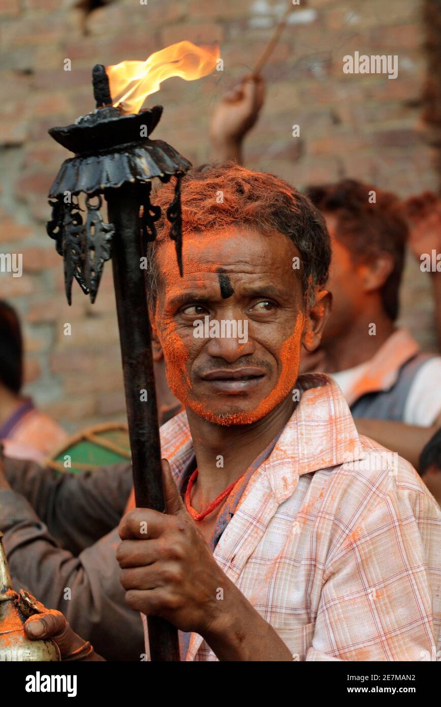Society nepali man hi-res stock photography and images - Alamy