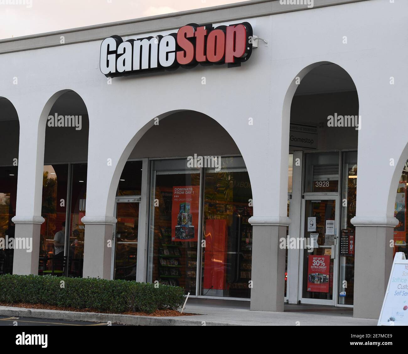 Gamestop 2021 hi-res stock photography and images - Alamy