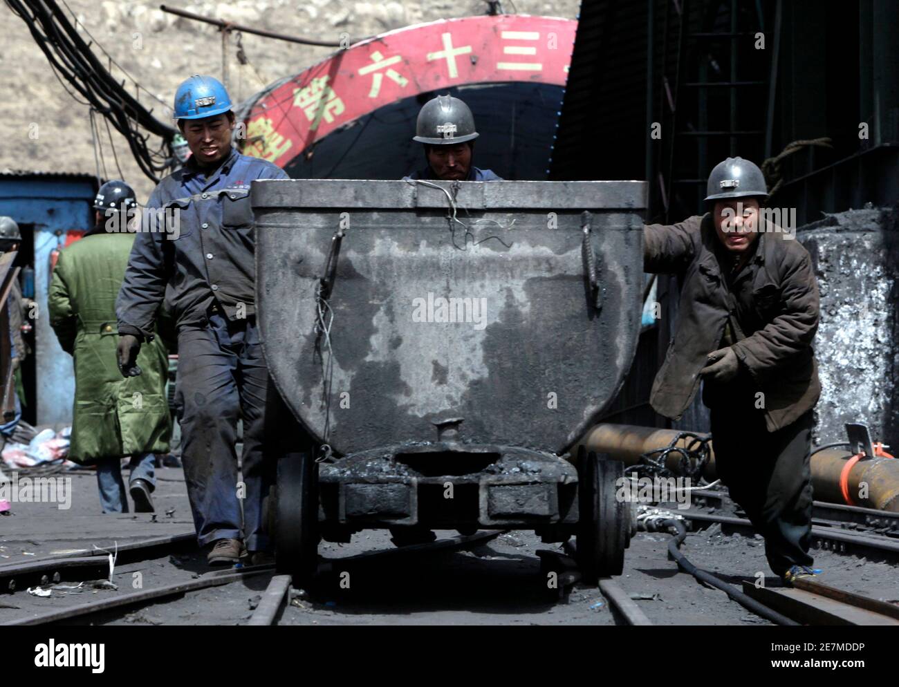 Chinese mine workers hi-res stock photography and images - Alamy