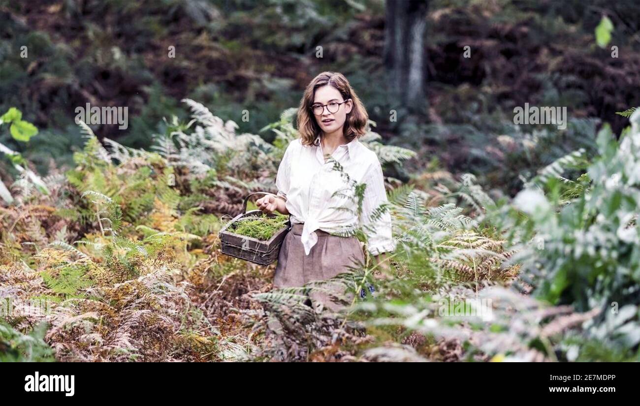 THE DIG 2021 Netflix film with Lily James as Peggy Piggott Stock Photo ...