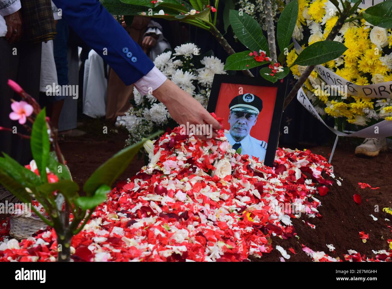 Funeral for pilot Capt Afwan, a victim of the Sriwijaya Air flight ...
