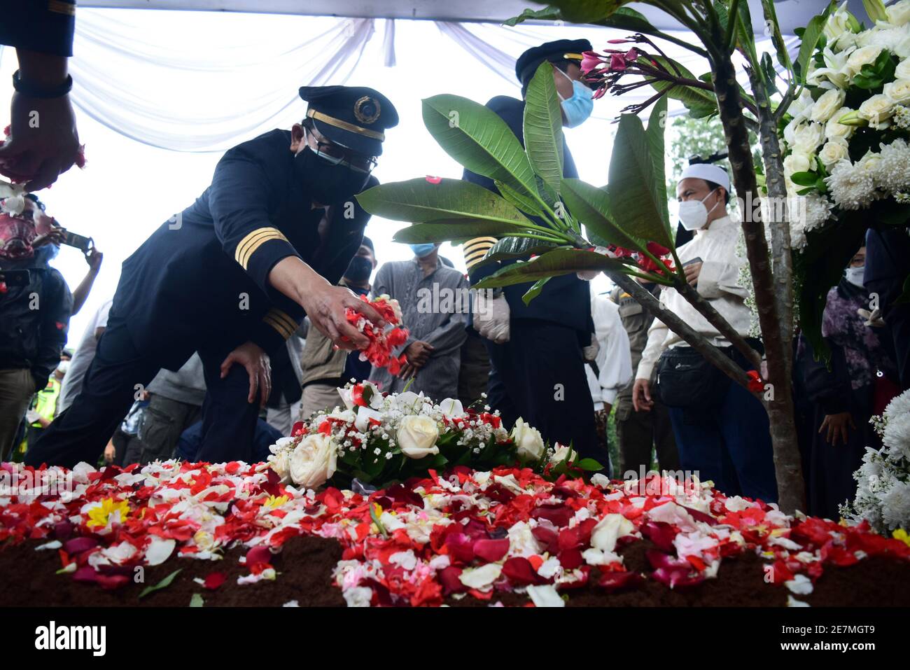 Funeral for pilot Capt Afwan, a victim of the Sriwijaya Air flight ...