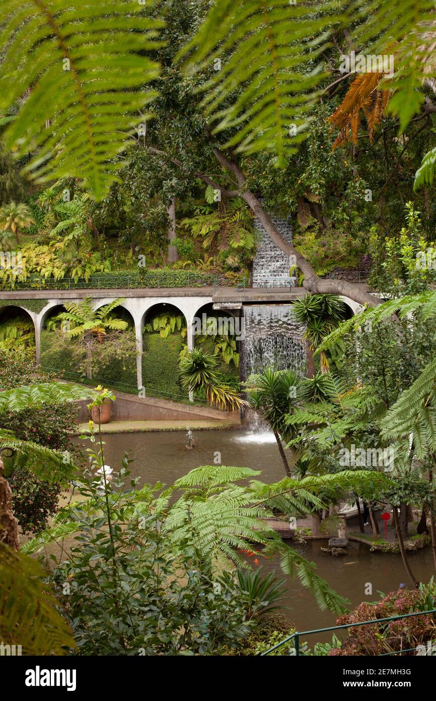 Central irrigation system hi-res stock photography and images - Alamy