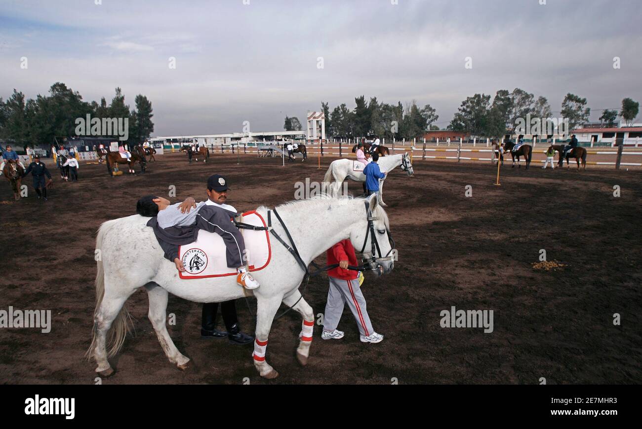 Disabled Mexican Man High Resolution Stock Photography and Images - Alamy