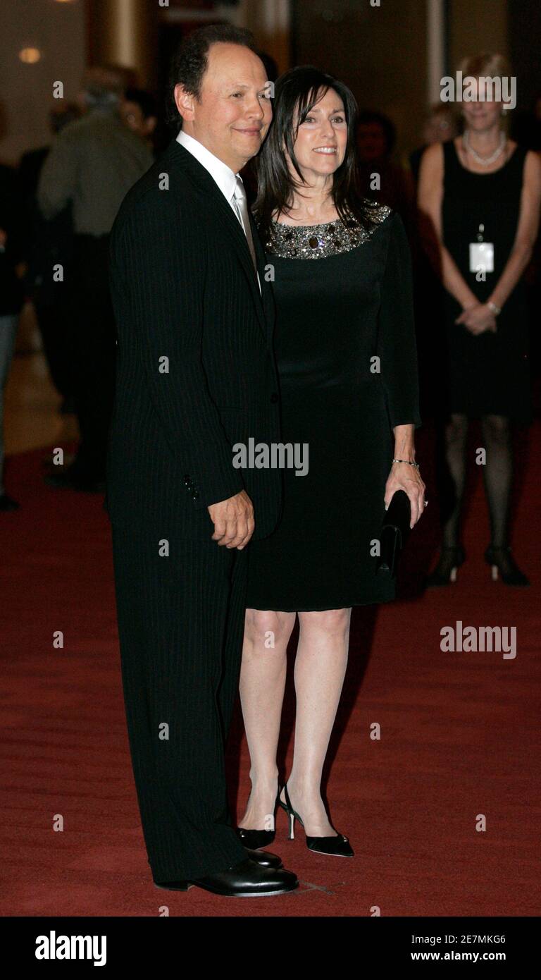 Actor billy crystal wife janice hi-res stock photography and images - Alamy
