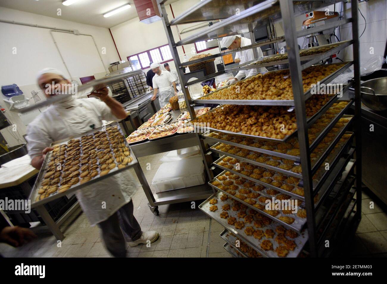 Jail inmates working hi-res stock photography and images - Alamy