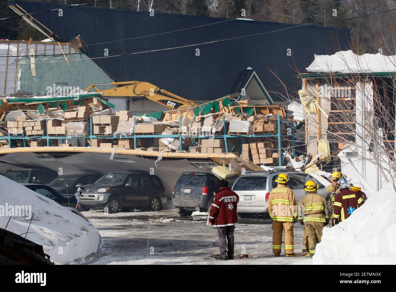 Inside warehouse on fire roof hi-res stock photography and images - Alamy