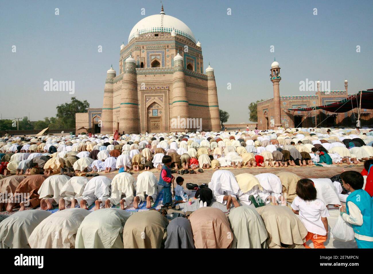 Month of islamic calendar hi-res stock photography and images - Alamy