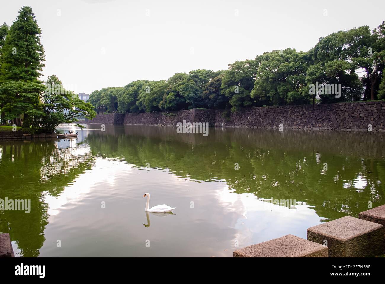 Tokyo imperial palace and moat hi-res stock photography and images - Alamy