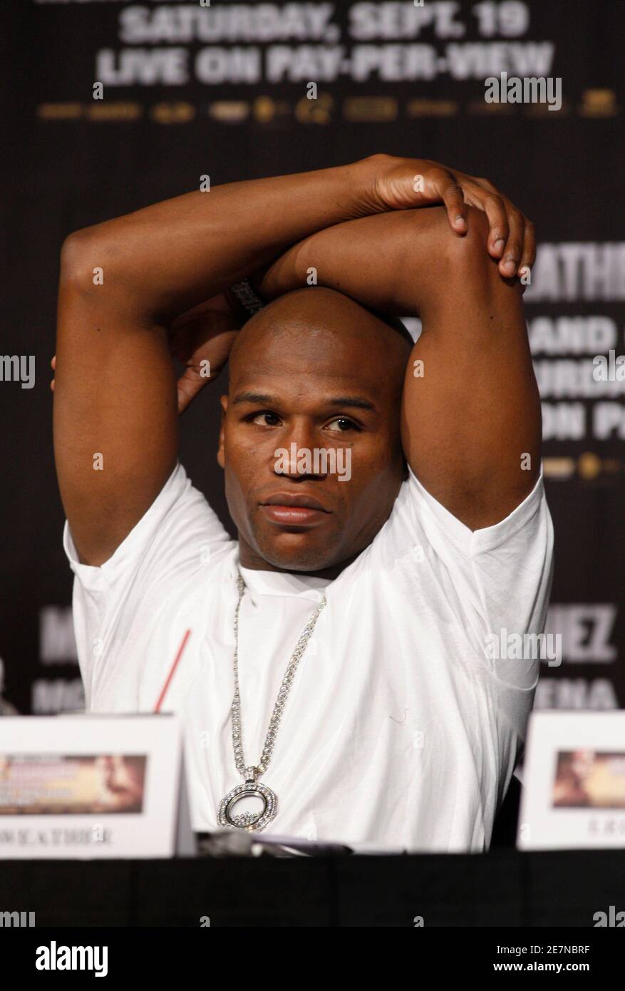 Floyd mayweather juan manuel marquez hi-res stock photography and ...