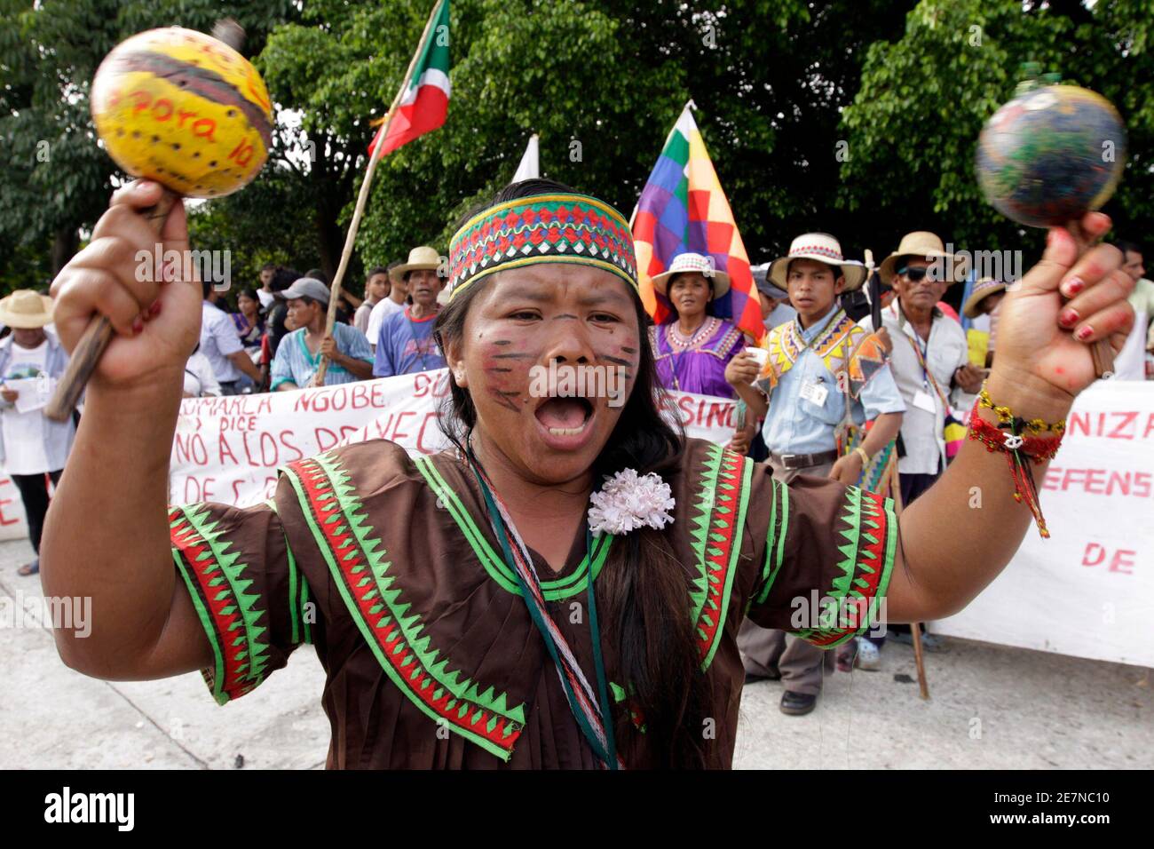 Panama tribes hi-res stock photography and images - Alamy