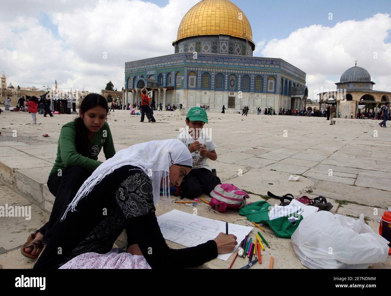 Arab Boy Drawing High Resolution Stock Photography and Images - Alamy
