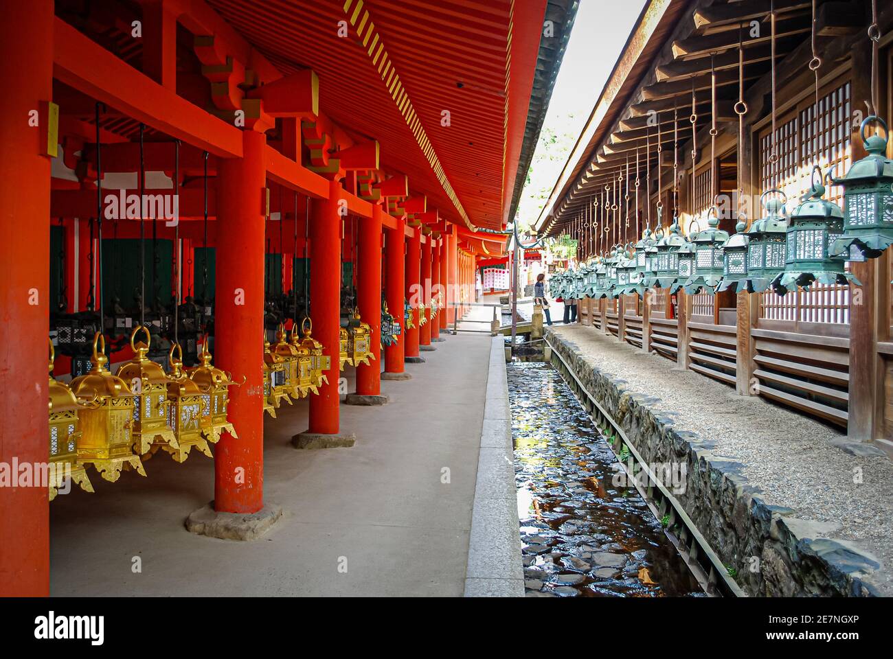 Kasuga taisha nara hi-res stock photography and images - Alamy
