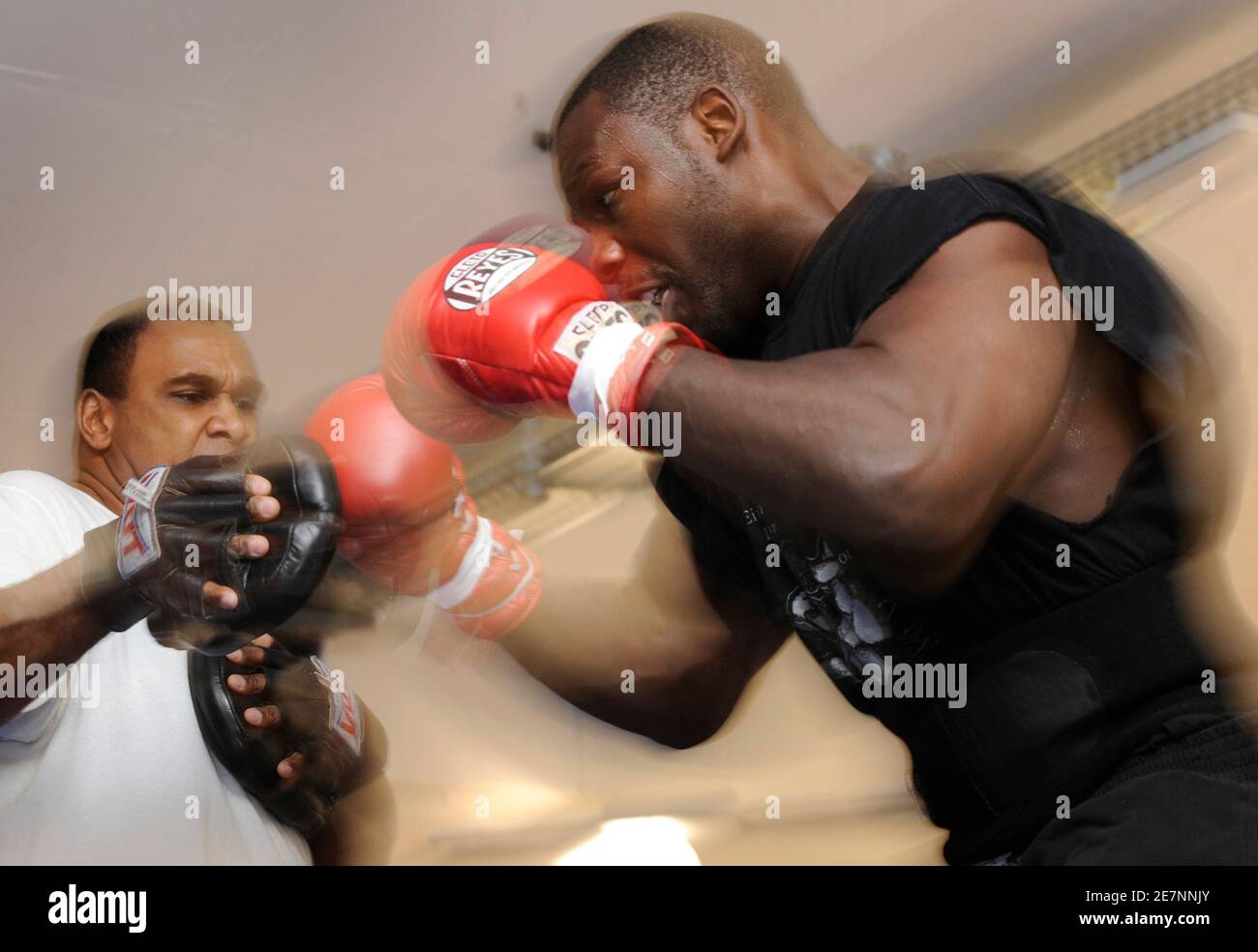 World heavy weight boxer hi-res stock photography and images - Alamy