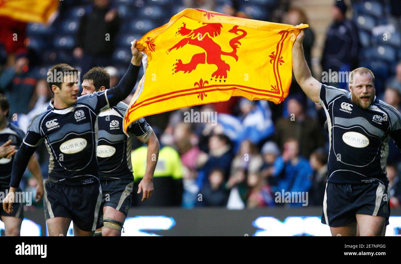 Lion rampant flag hi-res stock photography and images - Alamy