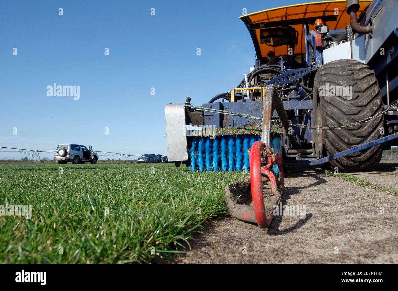 Turf cut machine hi-res stock photography and images - Alamy