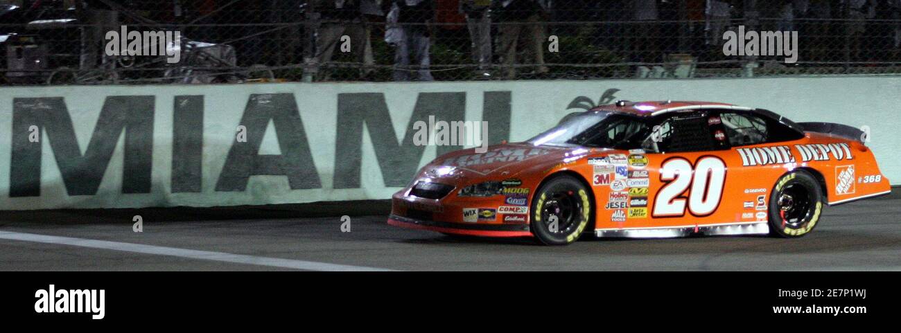 20 car tony stewart nascar hi-res stock photography and images - Alamy
