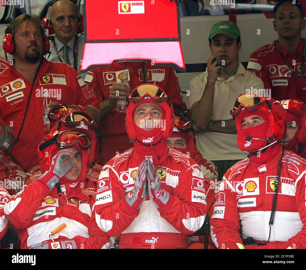 Ferrari f1 pit crew hi-res stock photography and images - Alamy